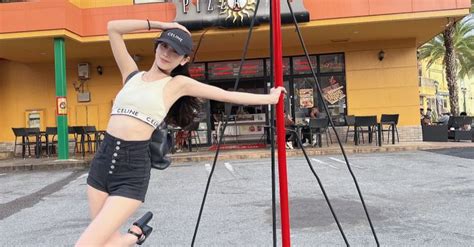 รวมรูปภาพของ ซีนแปลก กองถ่ายหนัง Av เจอกลุ่มคนด้านนอกขโมยซีน ทำชาวเน็ตโฟกัสผิดจุด รูปที่ 12 จาก 12