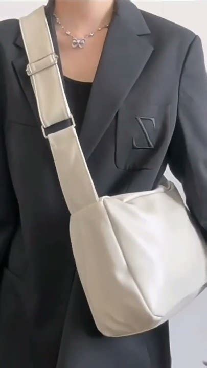 시네이처 캐쥬얼크로스백 스퀘어백 여행가방 숄더백 인싸템 데일리가방 대학생가방 크로스백추천 Youtube