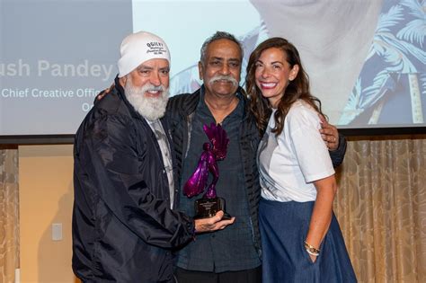 Ad Industry Icon Piyush Pandey Receives Prestigious Legend Award From Lia Creative Brands