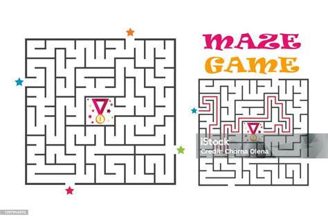 아이들을위한 광장 미로 미로 게임 미로 논리는 메달과 수수께끼 네 개의 입구와 하나의 올바른 길 벡터 플랫 일러스트 레이 션 0명에 대한 스톡 벡터 아트 및 기타 이미지