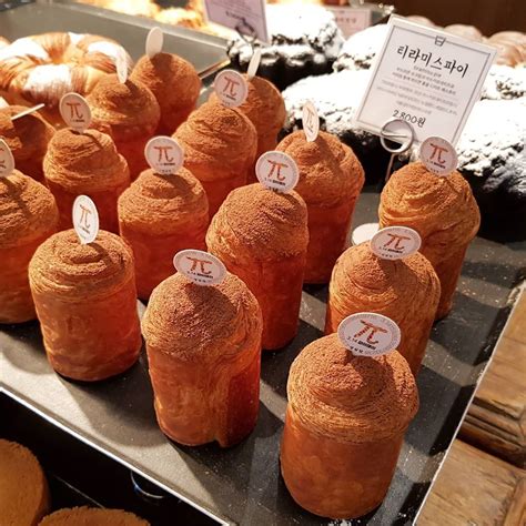 바삭바삭 314 파이데이🥐 이번 3월 14일은 파이데이로 겹겹이 살아있는 성심당의 파이제품들😍 뺑오쇼콜라 파이브레드 티라미스파이 애플파이 블루베리파이