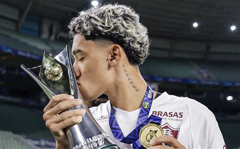 Fluminense Anuncia Venda De Isaque Para O Shakhtar Donetsk