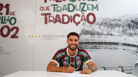 Fluminense Anuncia Renovação De Contrato Com Martinelli