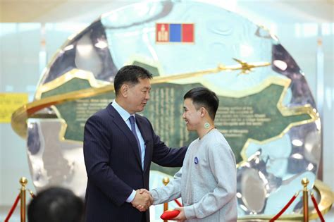 “Ерөнхийлөгчийн илгээлт 2100” тэтгэлэгт хөтөлбөрийн эзэд гадаадад суралцахаар мордлоо