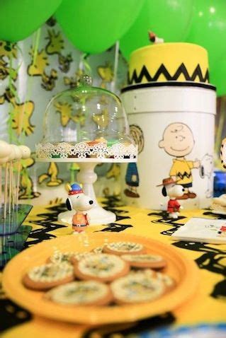 Decoración Infantil Para Una Fiesta De Cumpleaños De Carlitos Y Snoopy