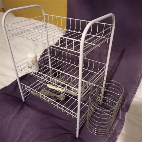 Подарявам сушилник за чинии и прибори