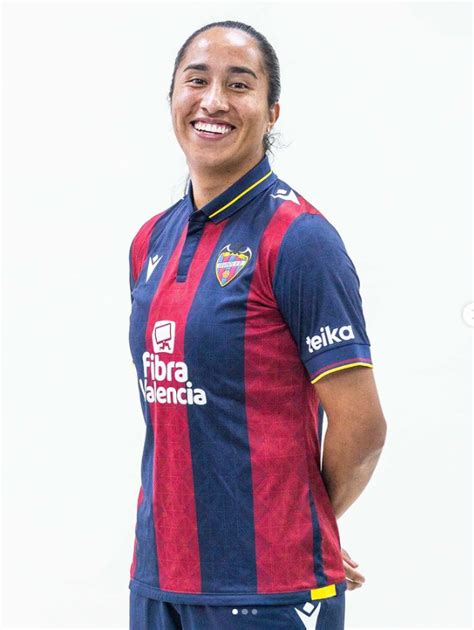 La Colombiana Mayra Ramírez Traspasada Del Levante Al Chelsea En Una Operación Récord Eje21