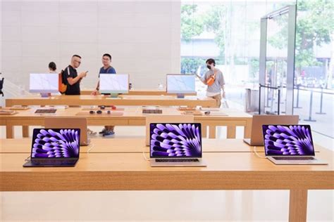 Apples M3 Chip Memory Bandwidth Shrinks But Capacity Upgrades Soar