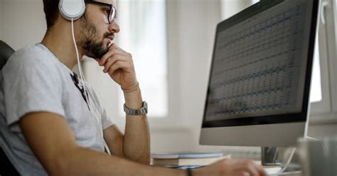 如何在excel中创建下拉列表 Enble 科技财经 如何在excel中创建下拉列表 Enble 科技财经