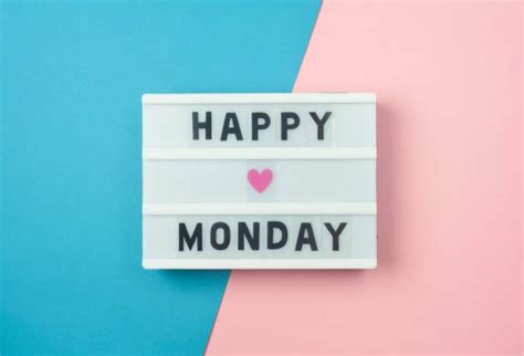 72 000 Monday Fotos De Stock Imagens E Fotos Royalty Free Istock