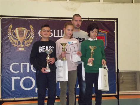 Спортни дейци приятели и почитатели на спорта за 47 ми път отличиха 10 те най добри спортисти