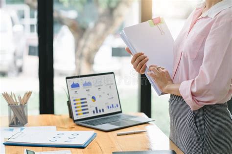 Advisor Financial Business Analytics Woman Analyzing Data Charts