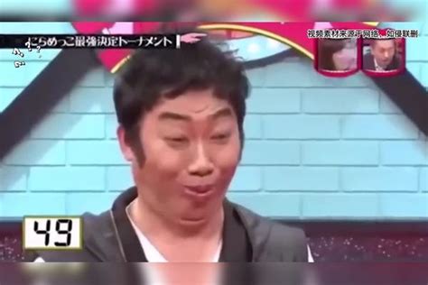 盘点憋笑失败名场面估计他把这辈子伤心的事情都想了一遍吧