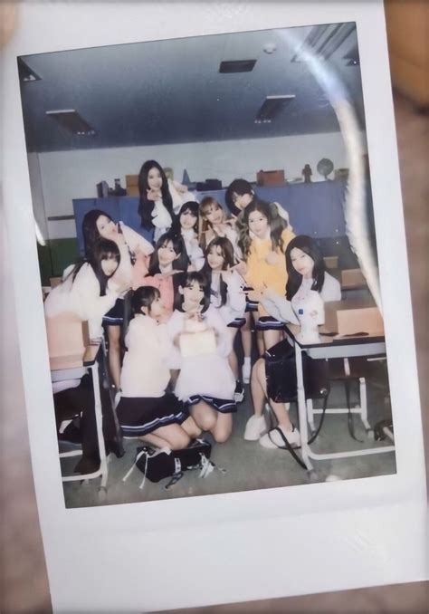 Pin On Izone Izone Ot12 Iz One Izone Wallpaper