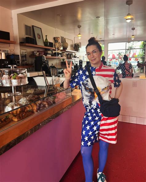 Felicia Day Outfits And Style Photos • Celebmafia