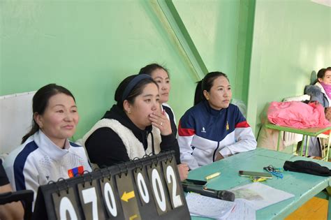 ЭМЭГТЭЙЧҮҮДИЙН Үзэсгэлэнт Үенч Эмэгтэйчүүдийн зөвлөл