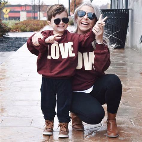 ایده ست مادر پسری برای فصل زمستان ست هودی مادر پسری