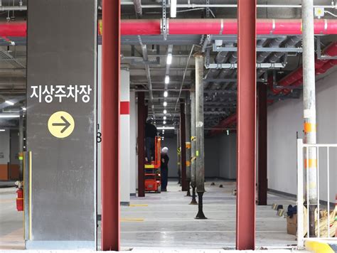 Lh 무량판 구조 10개 단지 추가 긴급점검…임대 5296·분양 1871가구 한국경제