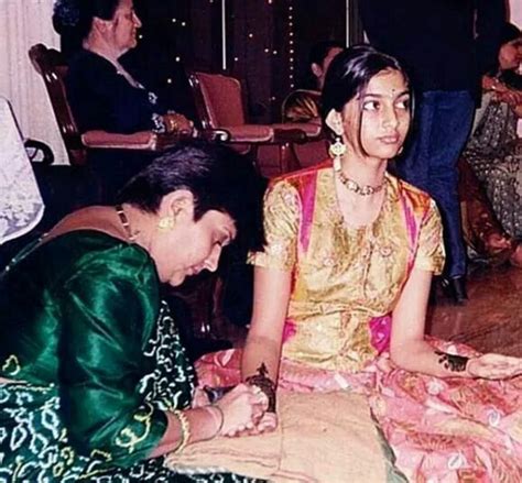 Throw Back Pic Of Sonam Kapoor Favorite Celebrities Celebrities