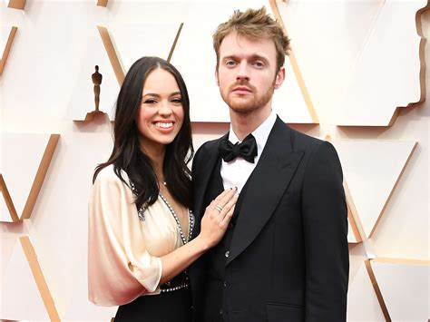 Who Is Finneas Oconnells Fiancée All About Claudia Sulewski