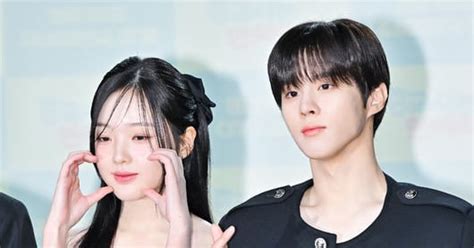 사진 수줍은 강나언 당당한 김우석우리는 공개 커플