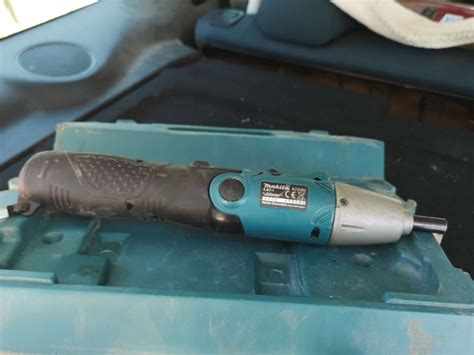 Makita 6722D Screwdriver | Gobid.it