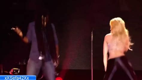 Shakira Sexy Shake Live From Paris Eporner