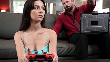 S Que Mi Padrastro Quiere Llevarme Y Yo Quiero Que L Me Lleve Xvideos Com