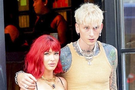 Familjeåterförening Megan Fox Och Colson Baker Gick Ut Med Sin Dotter