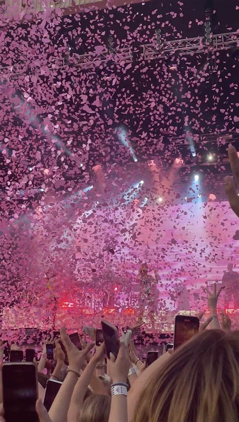 Zara Larsson Concert Aesthetic Coldplay Concert Zara Larsson Concert
