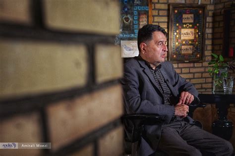 خبرآنلاین تصاویر چهره آرام و ژست‌های خاص مجید تفرشی هنگام سخن گفتن