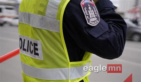 Есөн настай хүүхэд хөл нүцгэн явж байсан асуудлыг цагдаагийн байгууллага шалгаж байна