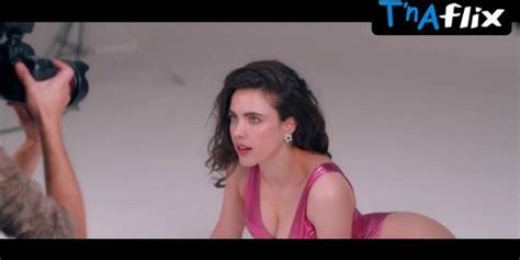 Margaret Qualley Butt Breasts Scene In The Substance