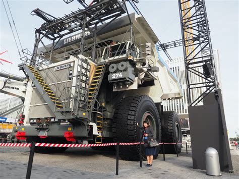 どでかい建機・重機が大集合 世界最大の建設機械展「bauma」をケンクラフト店主がレポート！ トラック総合情報誌「フルロード」公式webサイト