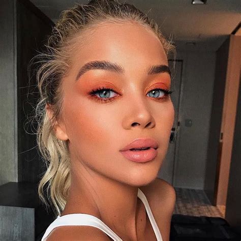 How To Do Cute Makeup For Blue Eyes