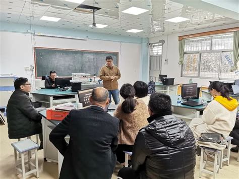 人工智能课程进校园，飞瑞敖助力中山市黄圃镇培红小学人工智能教师队伍建设！ 公司新闻 中小学人工智能实训室中小学人工智能课程人工智能实验室