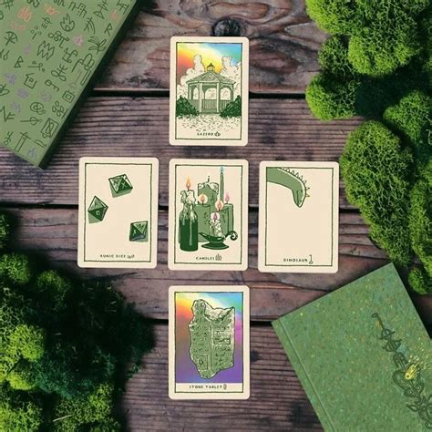 Green Glyphs Oracle Deck — Parigotte