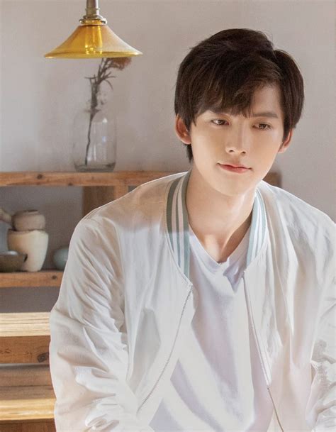 Pin Oleh Tânia Regina Silva De Lima Di Rom Deng Chao Yuan E Song Yi Ren Aktor Artis Selebriti