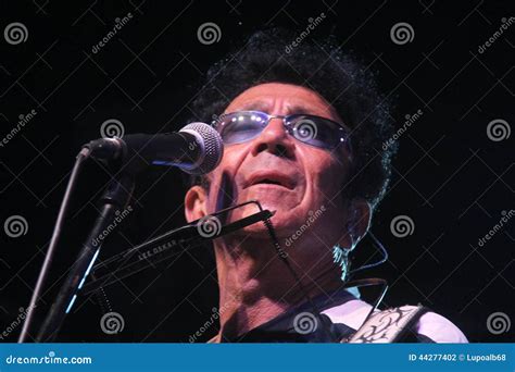 Edoardo Bennato Fotografia Editoriale Immagine Di Uomo 44277402