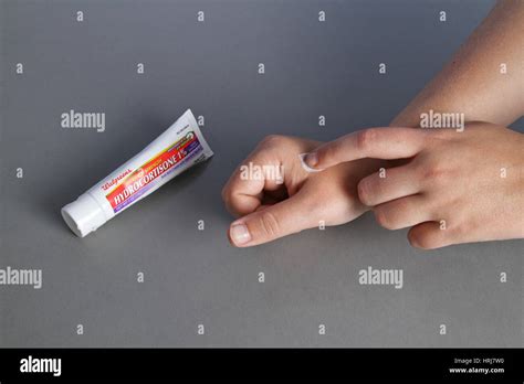 Hydrocortisone Cream Hi Res Stock Photography And Images Alamy