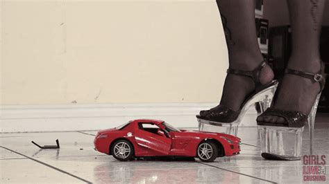 Victoria 13 Giantess Play Iv Close Up