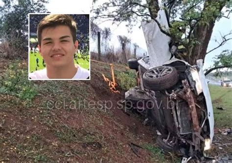 Médico Que Morreu Em Acidente Com Carro De Luxo Em Sp é Enterrado Em