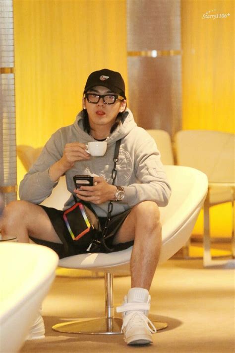 ปักพินโดย Xiang Xiang ใน Look คริสวู คนดัง