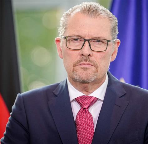 Fachkräftemangel Arbeitgeberpräsident Rainer Dulger Fordert Abkehr Von Rente Mit 63 Welt