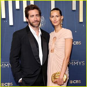 Jake Gyllenhaal Attends Emmys 2025 With Longtime Girlfriend Jeanne
