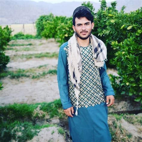 خیاطی ورخت فروشی ایوب همکار