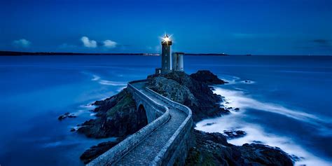 The 8 Best Linux Apps For Downloading And Managing Wallpapers