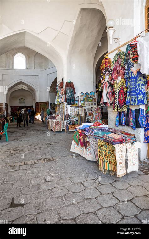 Uzbek souvenirs textile uzbekistan hi-res stock photography and images ...