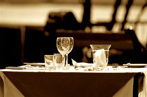 Table For Two Sexy Restaurants In La Lamag