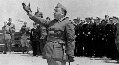 El bar que venera a Franco en Madrid | La Voz